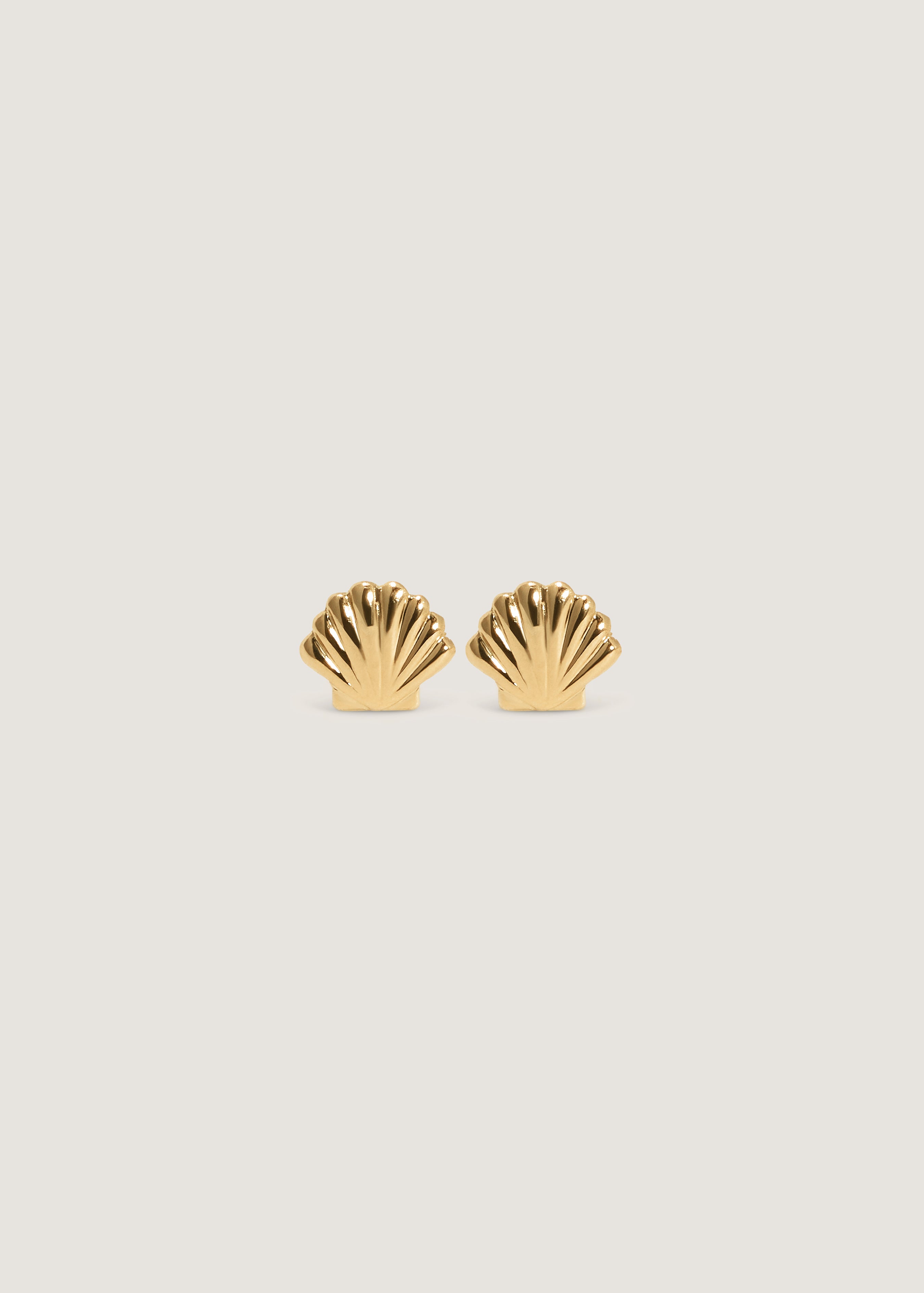 Bébé Gold Shell Stud Earrings for Kids | Kinn Studio