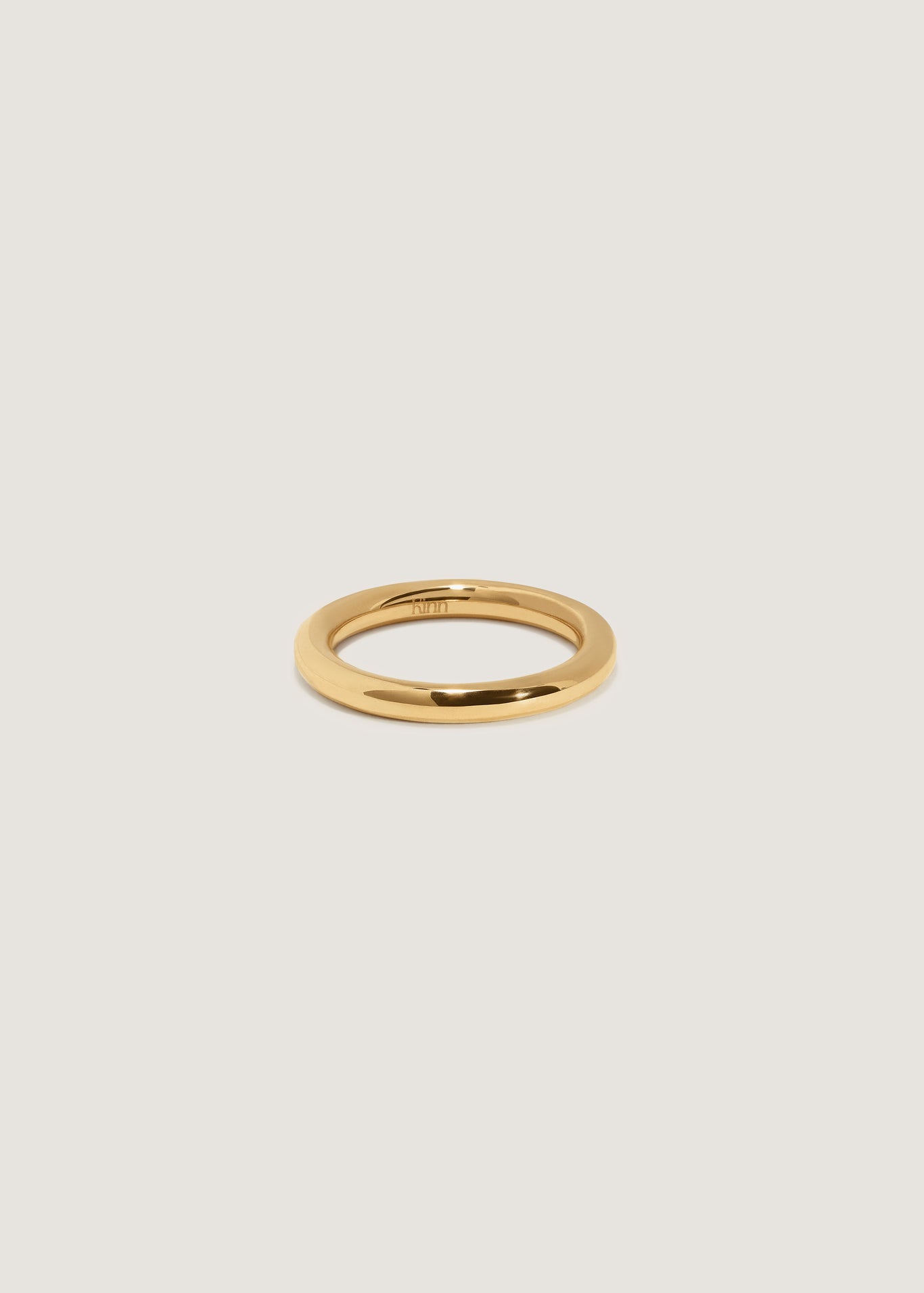 Bold Pauline Ellipse | Classic Gold Wedding Band | Kinn