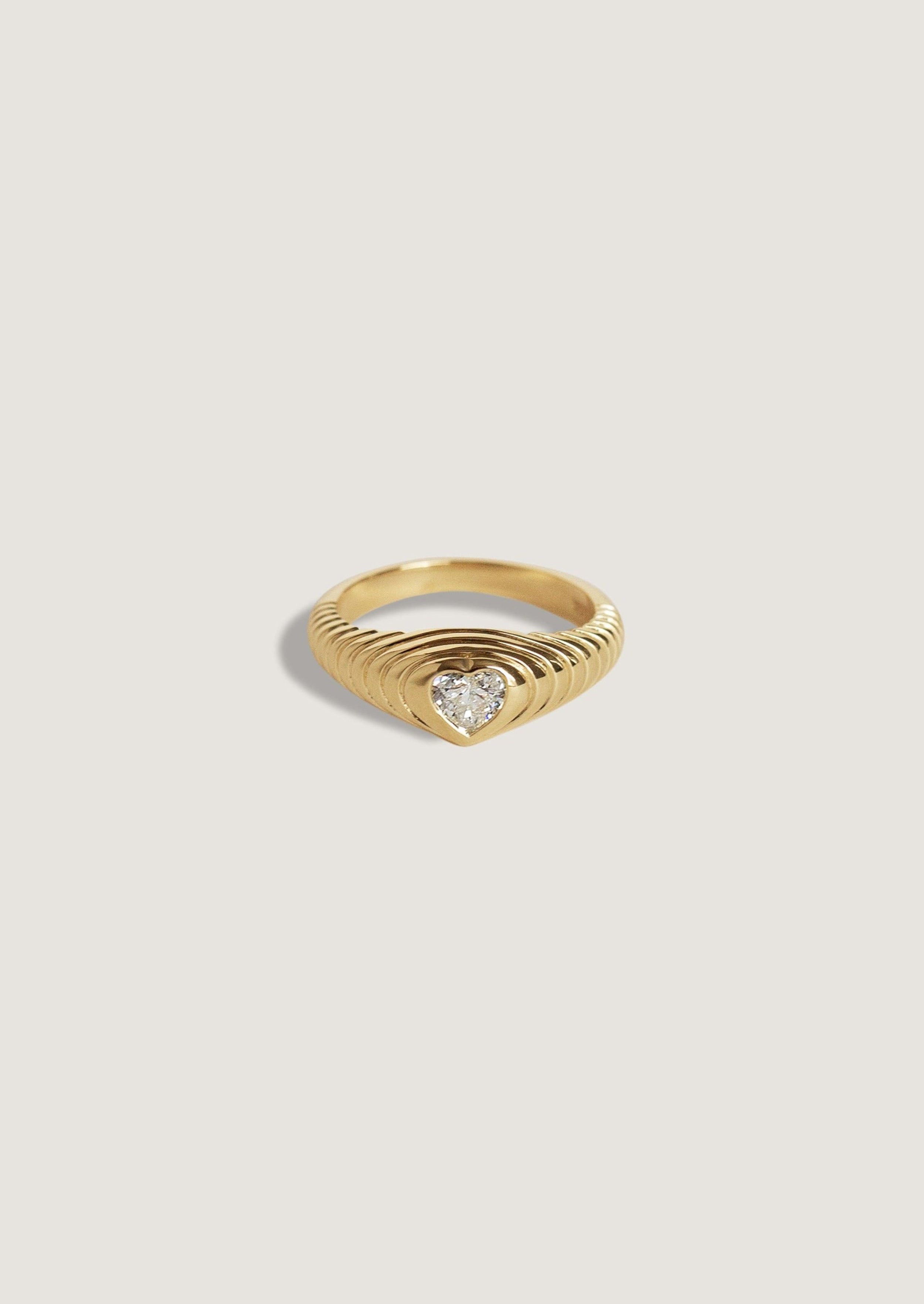 Amora Diamond Ribbed Heart Signet Ring 14k Gold | Kinn Studio
